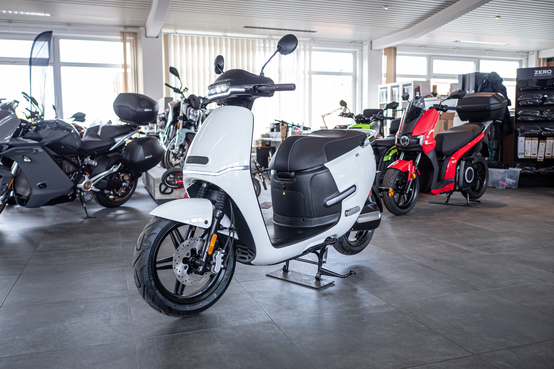 HORWIN EK1 | Standard Range | E-Roller 45 km/h | Weiß