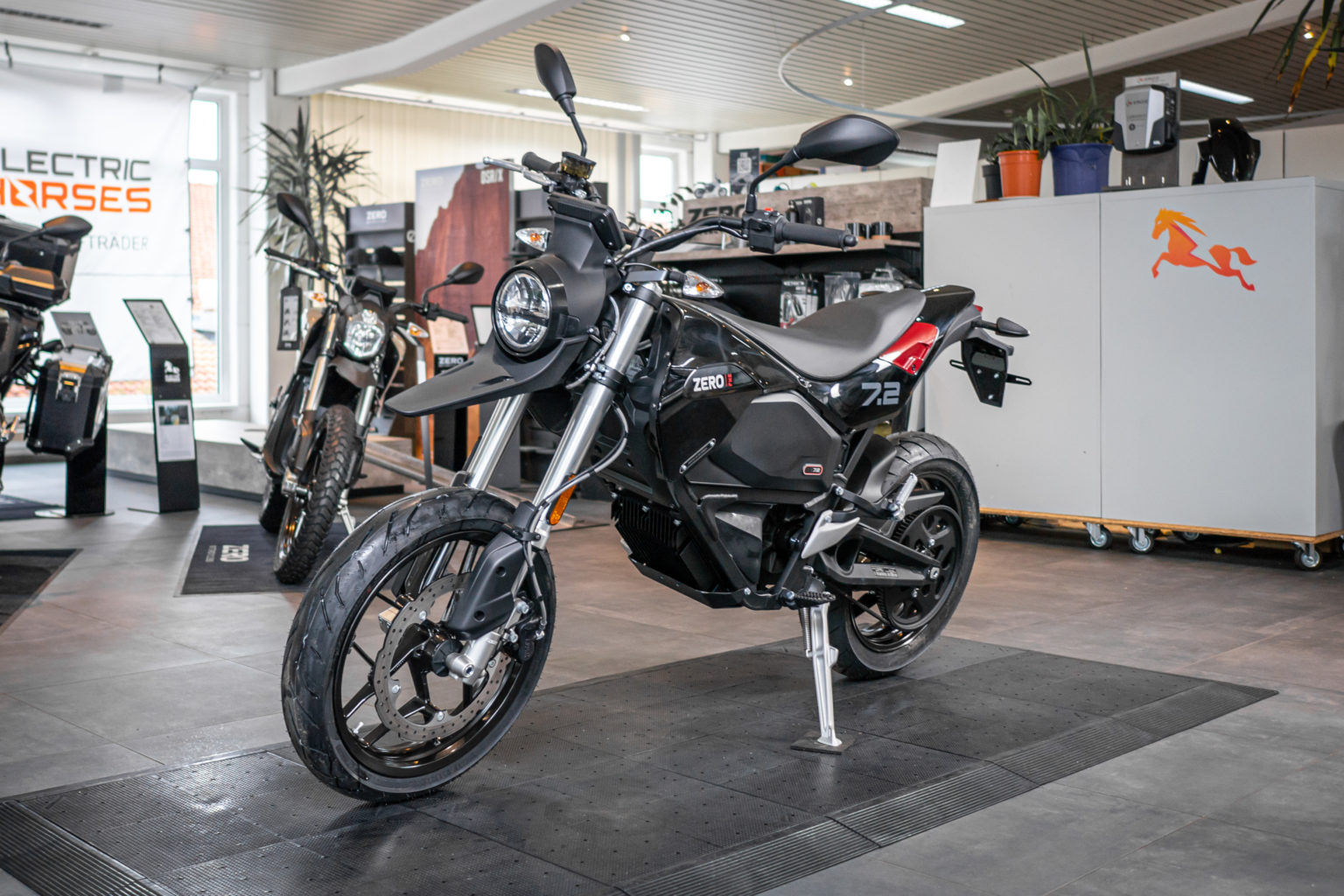 ZERO FXE | 11 kW | FS A1, B196 | Supermoto | 106 Nm | 2023