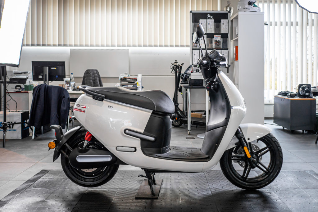 HORWIN EK1 | Standard Range | E-Roller 45 km/h | Weiß