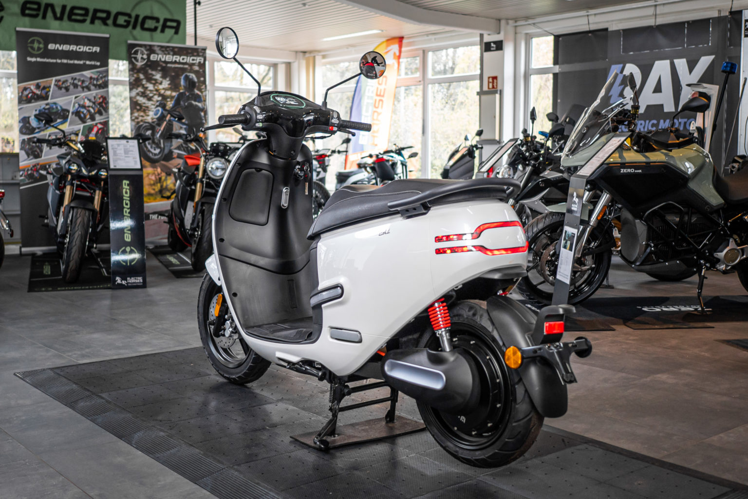 HORWIN EK1 | Standard Range | E-Roller 45 km/h | Weiß