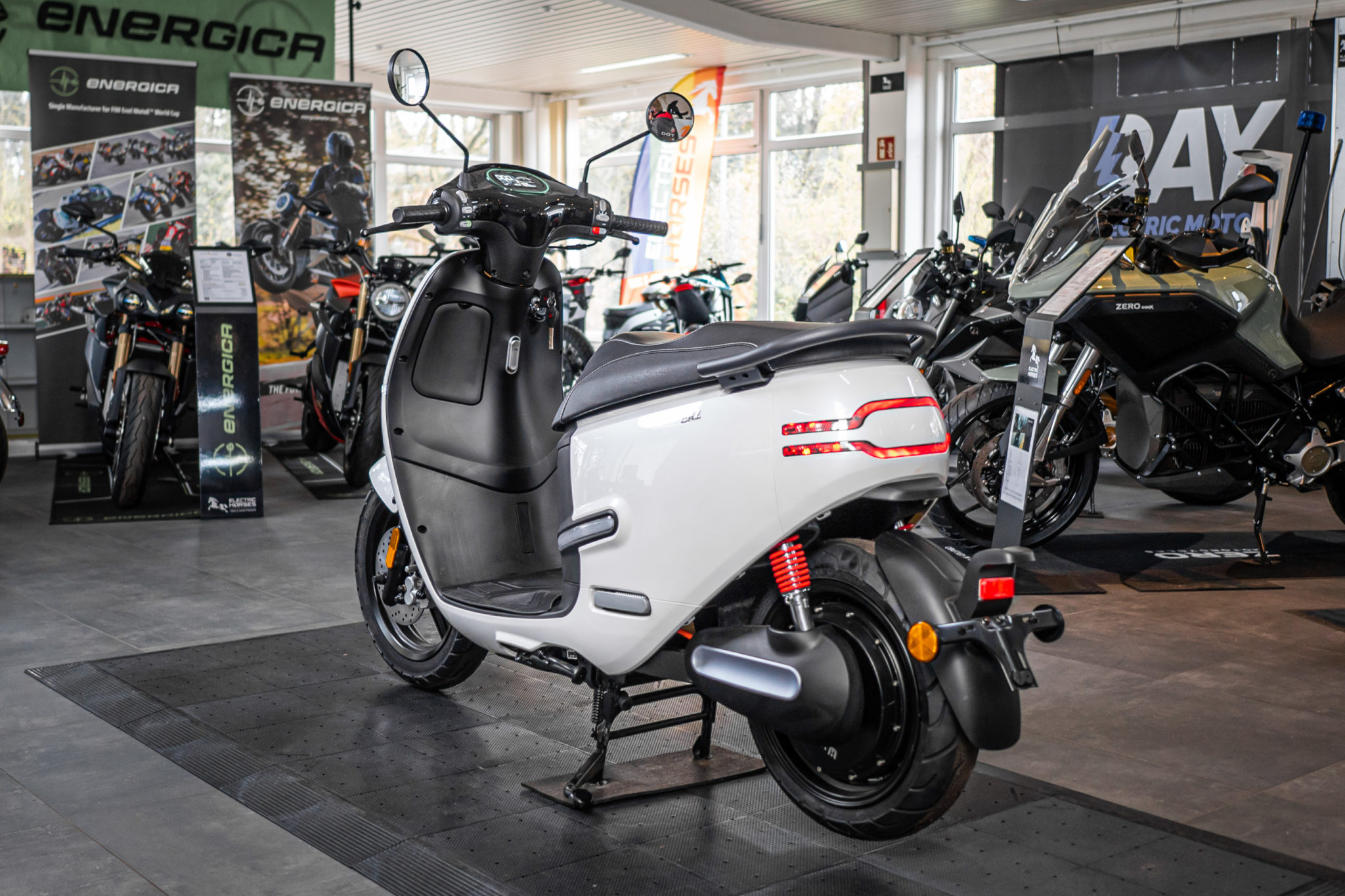 HORWIN EK1 | Standard Range | E-Roller 45 km/h | Weiß