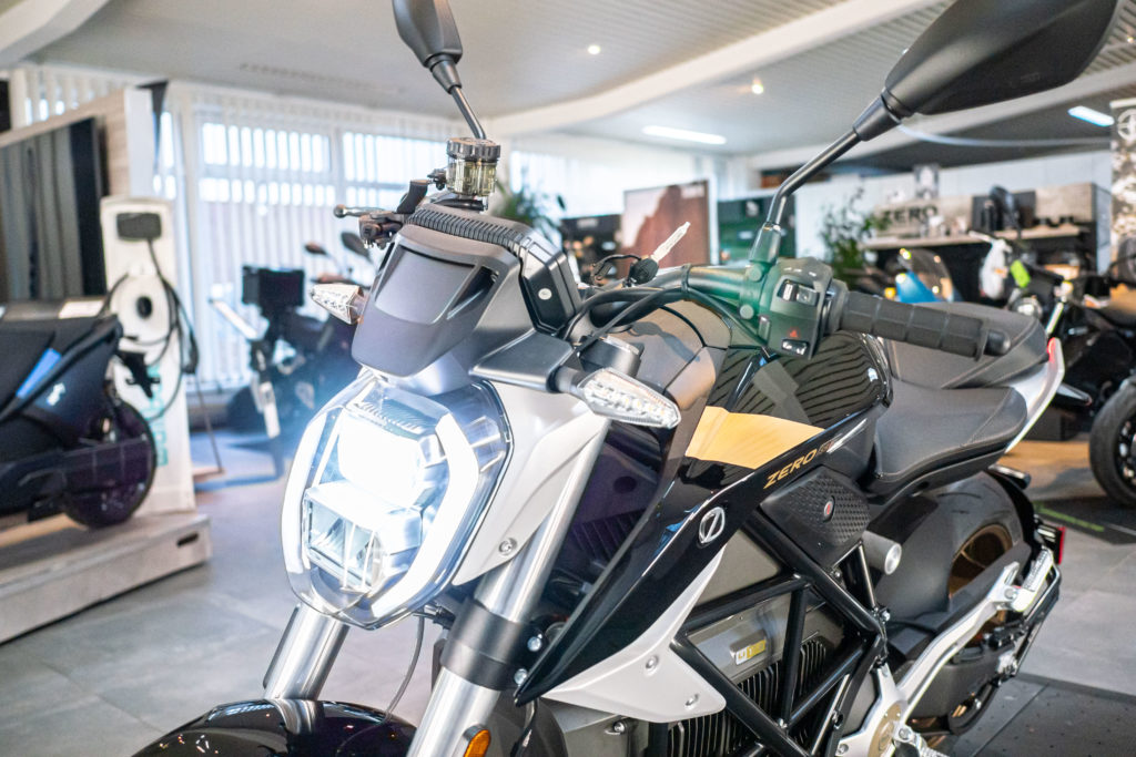 ZERO SR/F JET BLACK GOLD | ELECTRIC NAKED 17,3 kWh | 2024