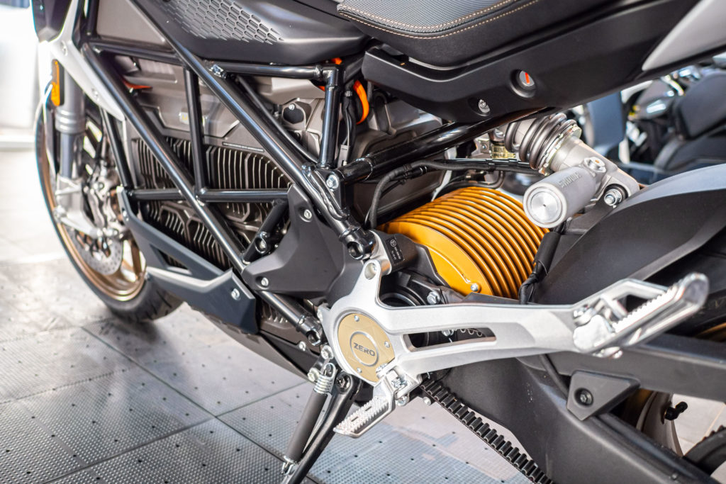 ZERO SR/F JET BLACK GOLD | ELECTRIC NAKED 17,3 kWh | 2024