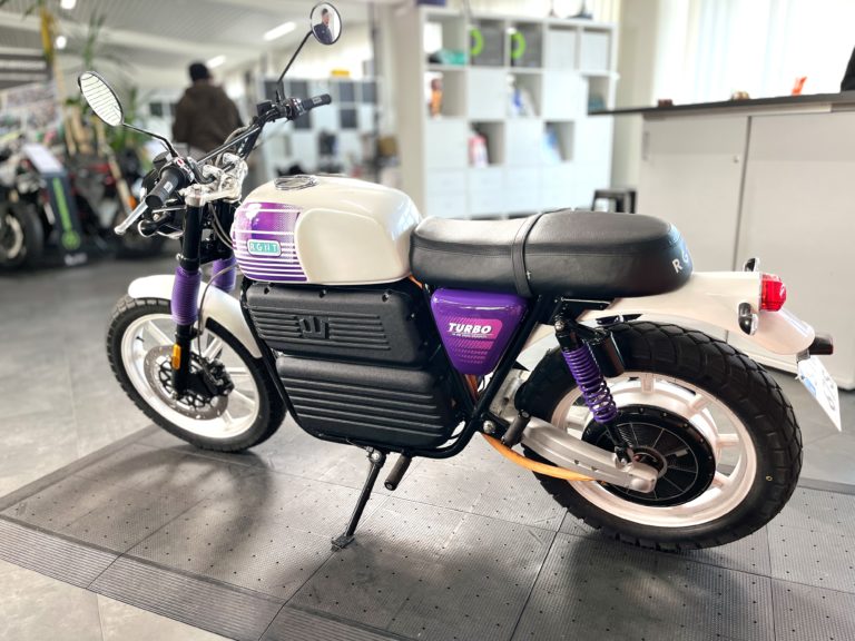 THE RGNT TURBO | 46 kW max. Leistung | Typ 2 | purple | ELECTRIC HORSES